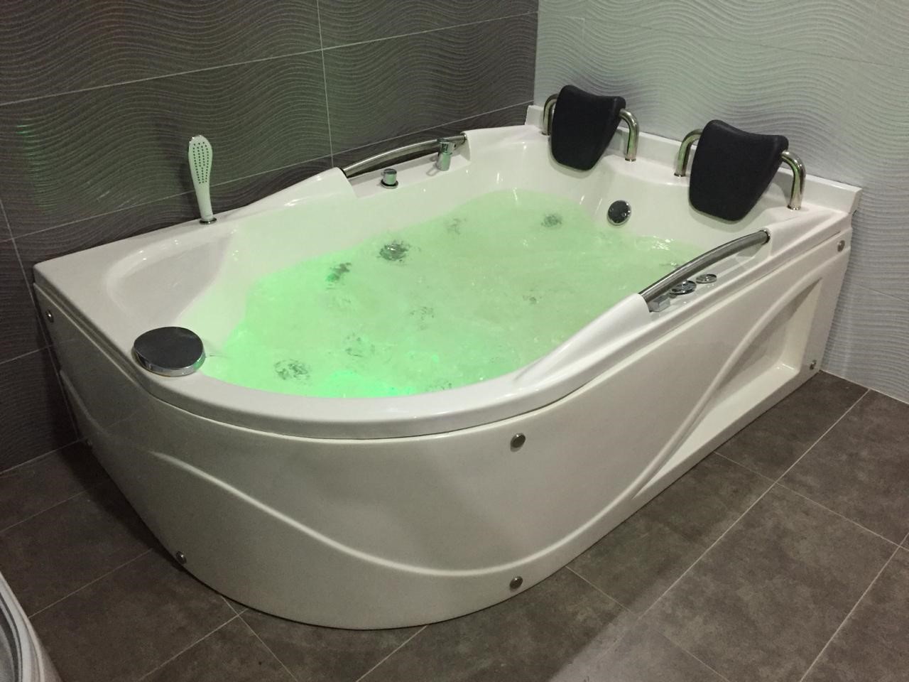 Jacuzzi para 2 personas SEMIREDONDO – Piscinas y Servicios Colombia